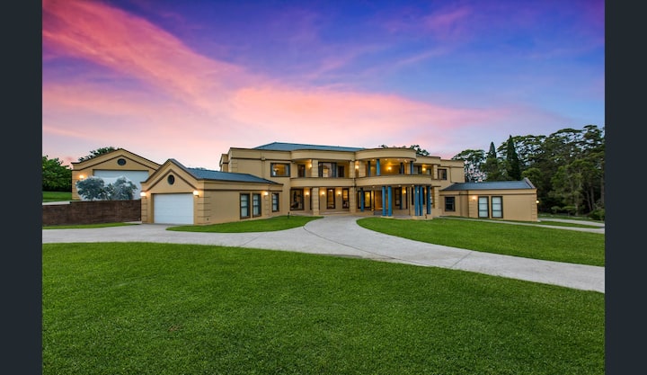 Exclusive Dural Estate Stay—a Grand Luxury Escape - Blacktown