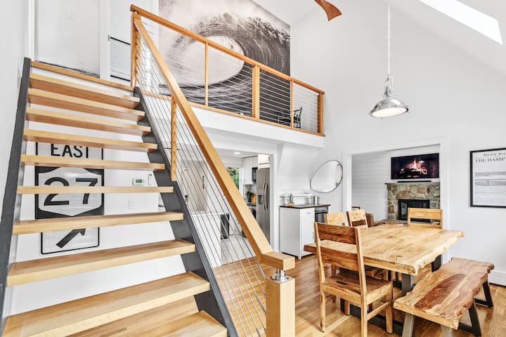 Saltwater Pool + Hot Tub + Private Beach - Hampton Bays, NY