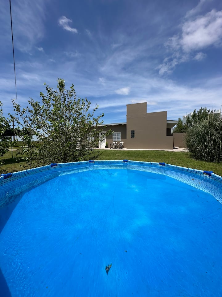 Casa Privada Con Pileta Y Parque, Como En El Campo - Chascomús
