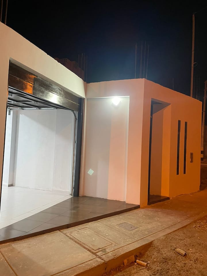 Siéntete En Casa Ven Y Disfruta Tu Estadía En Ica - Ica