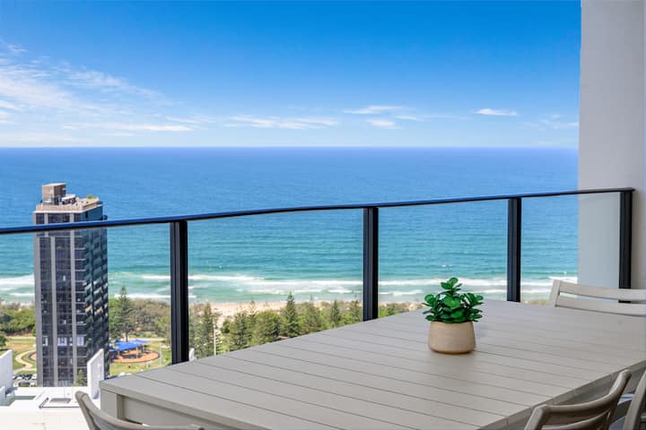 Beach-view 3br Penthouse Apt With Pool And Gym! - Broadbeach