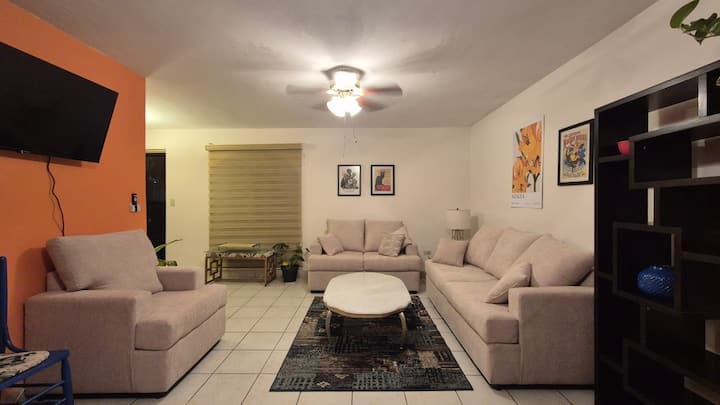 Cómodo Departamento Para 4 Personas - Saltillo