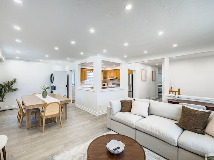 Beautiful 3bdr Unit In Toronto | New Construction - Centennial Park