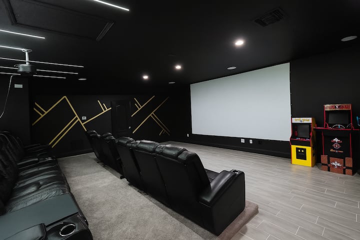 Home Theater & Pool Table Near Disney Parks - St. Cloud, FL