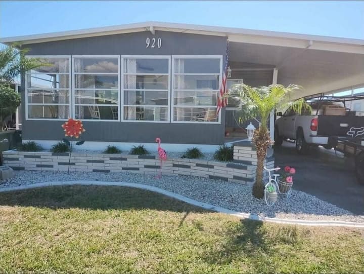 Glady's West Coast Home Resort Style 1/2the Cost - Venice Beach, FL