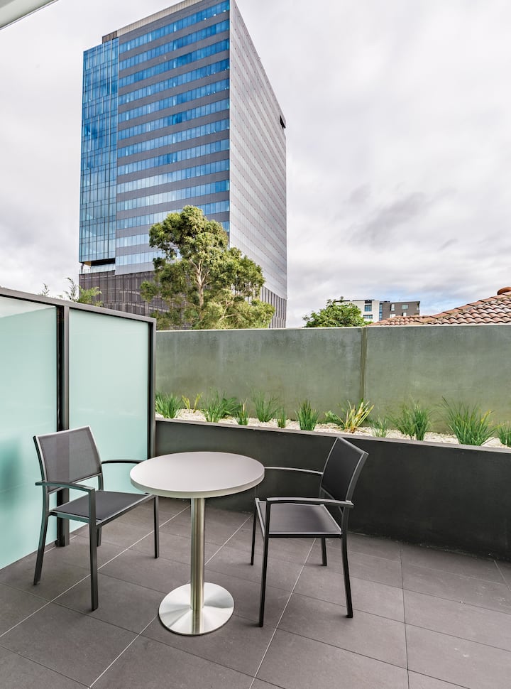 Comfort Apartments Bh-courtyard Studio Aparment - Box Hill