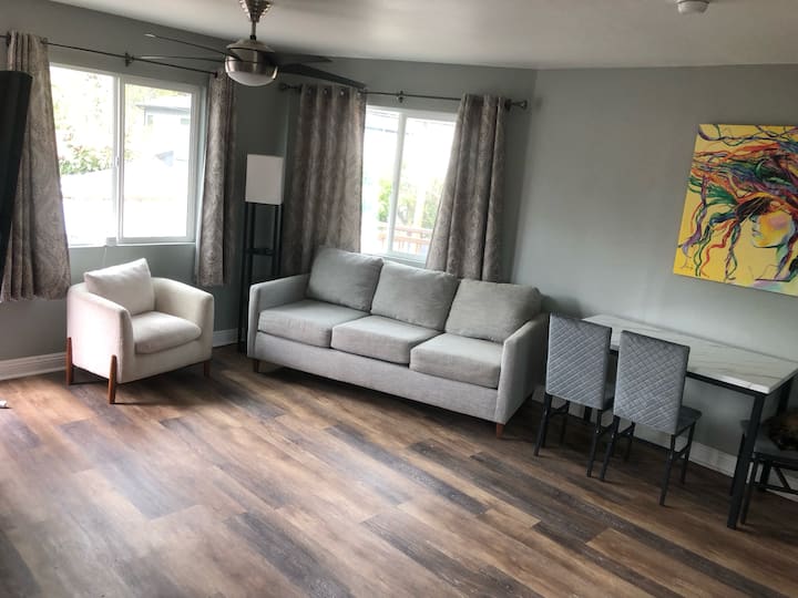 Fantastic Venice Beach Apartment With View! - Santa Monica, CA