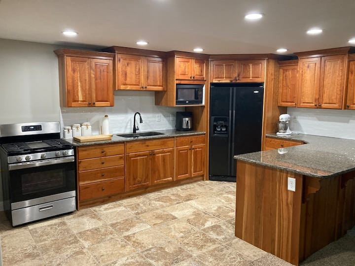 Lovely Basement Apartment Close To Everything - Idaho Falls, ID