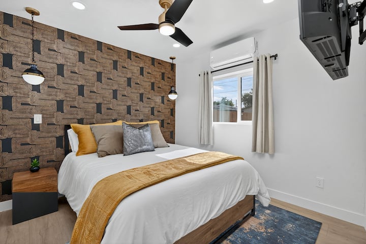 Designer 1br Near Downtown W/ Firepit And Games - Phoenix, AZ