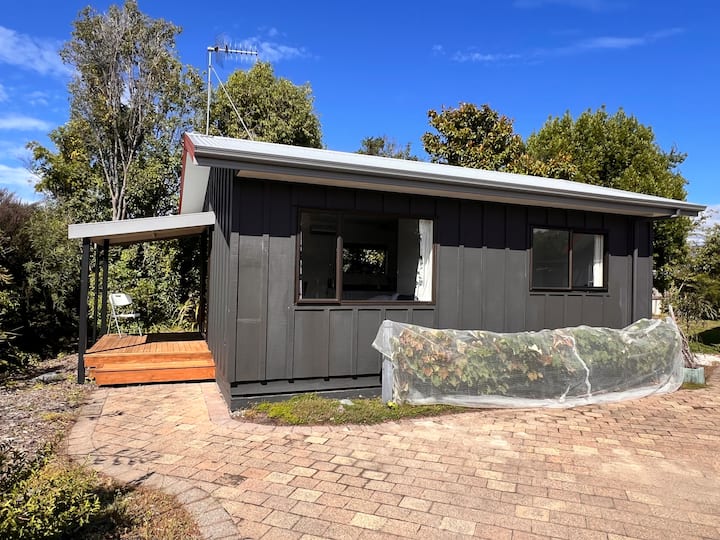Wrecks Edge Cabin - Motueka