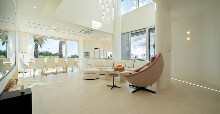 독채 풀빌라 실내수영장,루프탑수영장, 대형스크린 노래방,스크린골프, 게임방, 놀이방 - Jeju-si