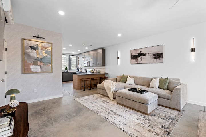 Luxury 4br Haven | 5 Min Dt Chatt | Free Parking - Chattanooga, TN