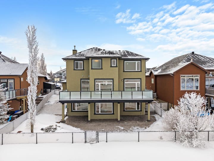 The Lakeside Reunion Home In Chestermere - Chestermere