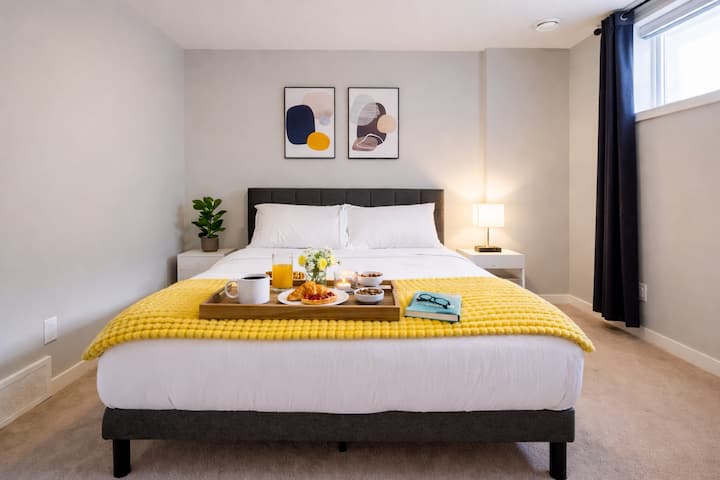 Pet-friendly 1br Oasis: Fast Wifi & Near Airport - Calgary