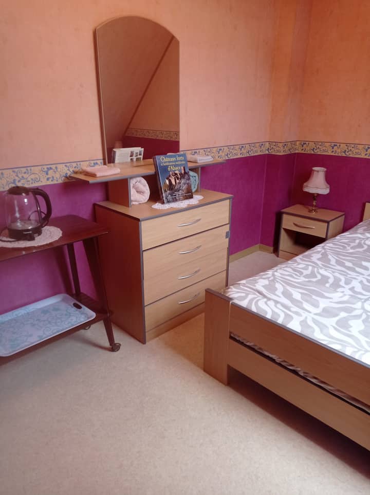Chambre Privée Cosy
Lit Double En Centre Alsace - Ribeauvillé