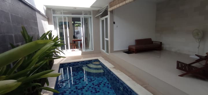 De Cubu White 3br Private Pool Villa - 登帕薩
