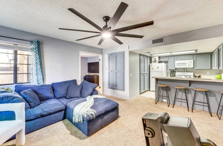 Cozy Ground Level Condo Getaway Close To Casinos. - Laughlin, NV