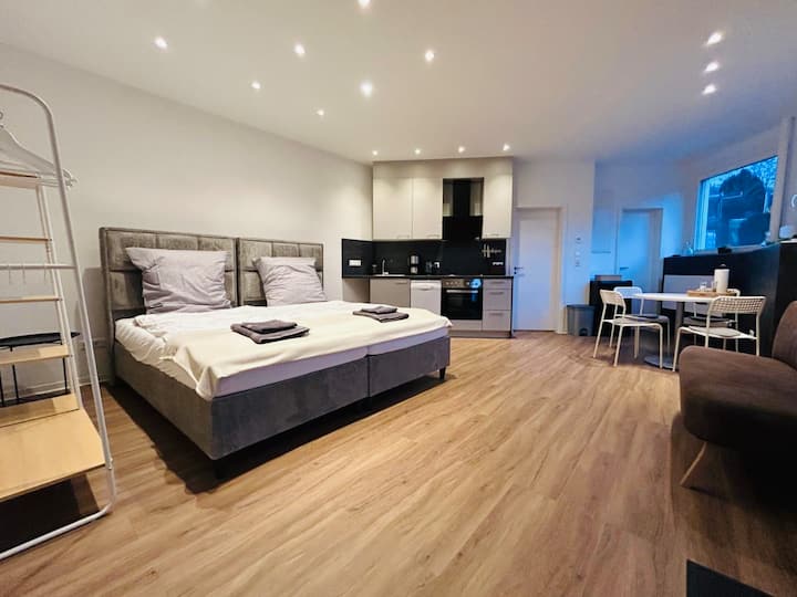 Livinglike-4pp-central-modern Eg Suite-parking - Plochingen