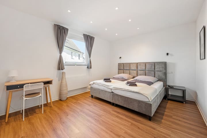 Livinglike-4pp-central-modern Eg Suite-parking - Plochingen