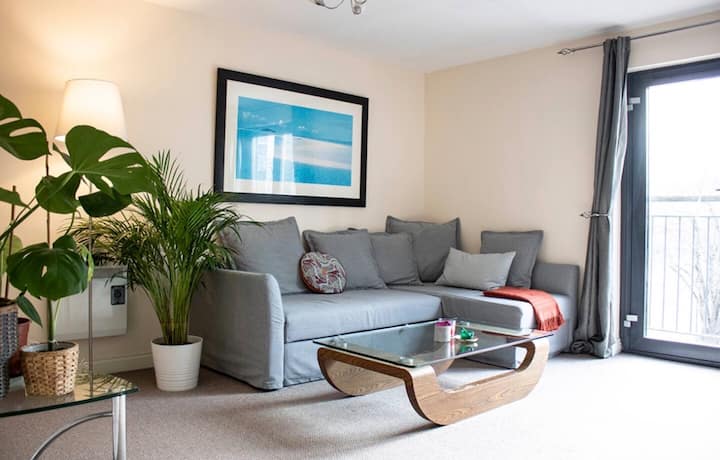 Comfortable 2 Bed Flat With Parking - Southampton