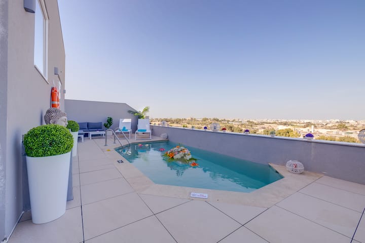 Luxury Penthouse, Private Pool And Views - Malta