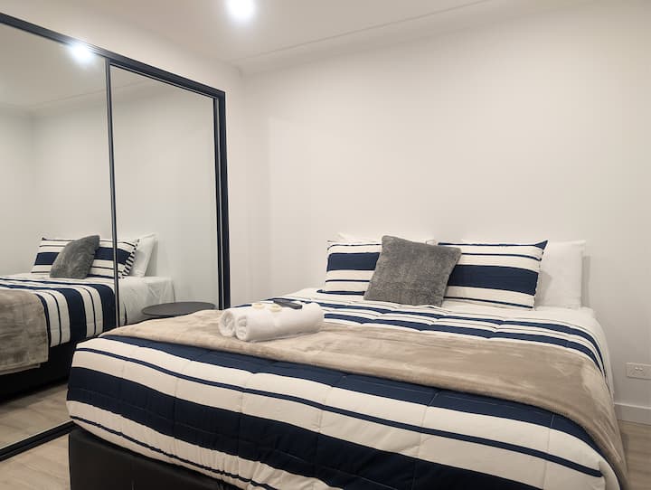 One Bedroom Apartment With Garage - Five Islands