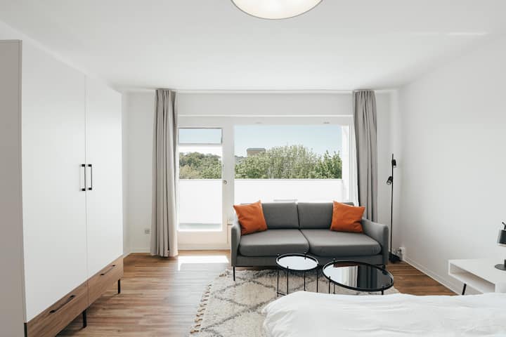 Renovated Flat In Westend - Berlin