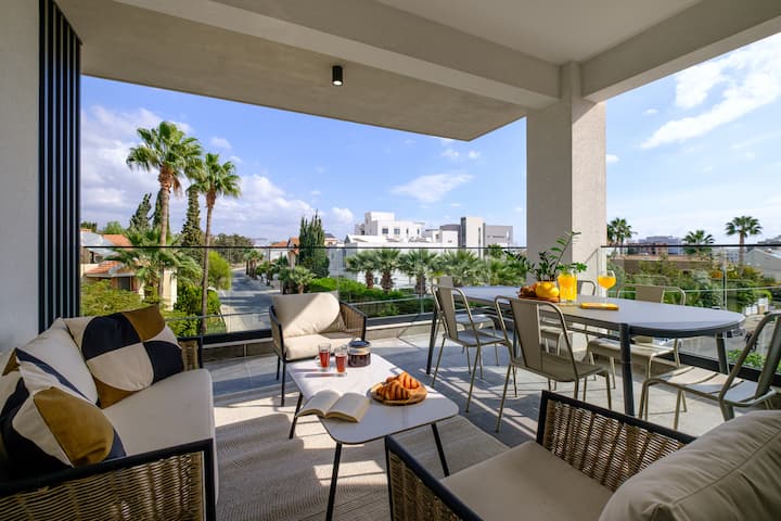 Noir Luxury Residence By Nomads - レメソス