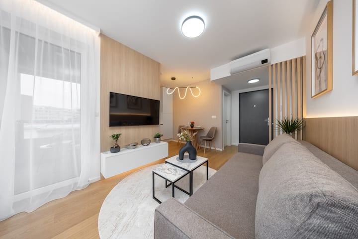 Stylish Metodova Apartment • Central Mall &Parking - ブラチスラバ