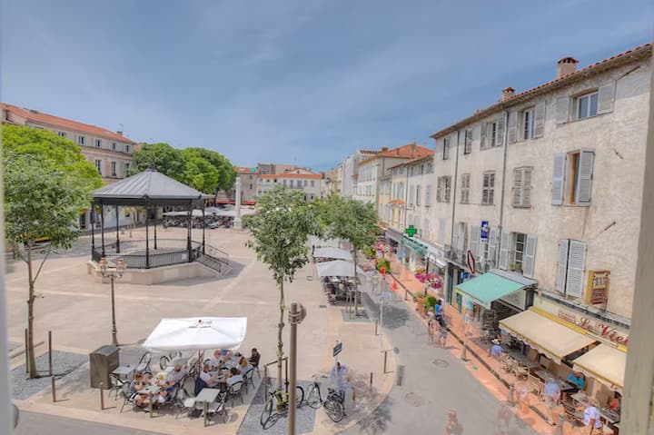 Coeur Vieille Ville - Vue - Duplex- 4 Personnes - Antibes
