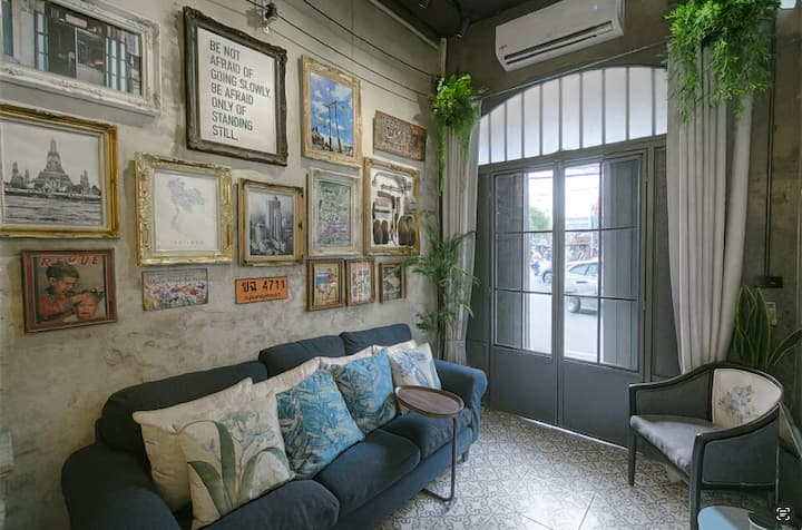 Home / Like A Mother Loves / 3ฺฺbr @ Mrt Samyot - Thailand