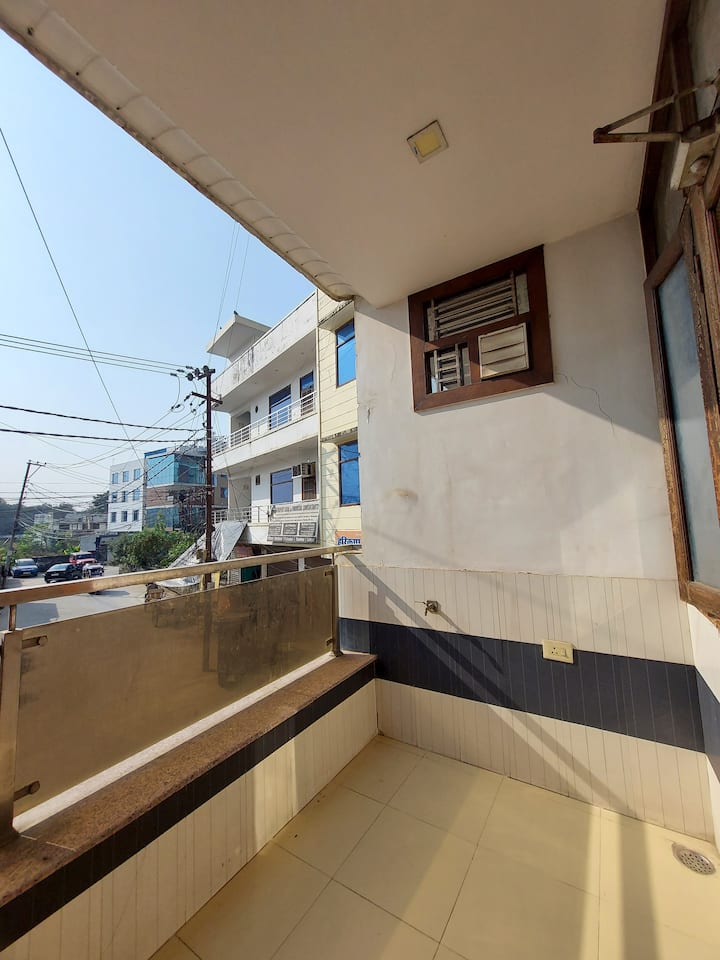 Ac Room With Balcony Near Nh334 - Haridwar