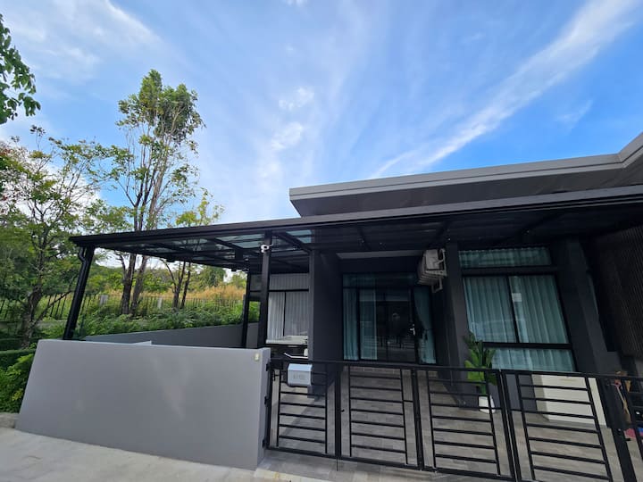 Serene 2br Home • Jacuzzi & Piano • Massage Chair - Nai Yang