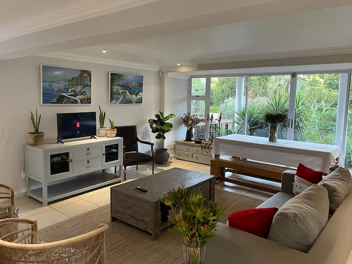 Bougain Villa - Somerset West