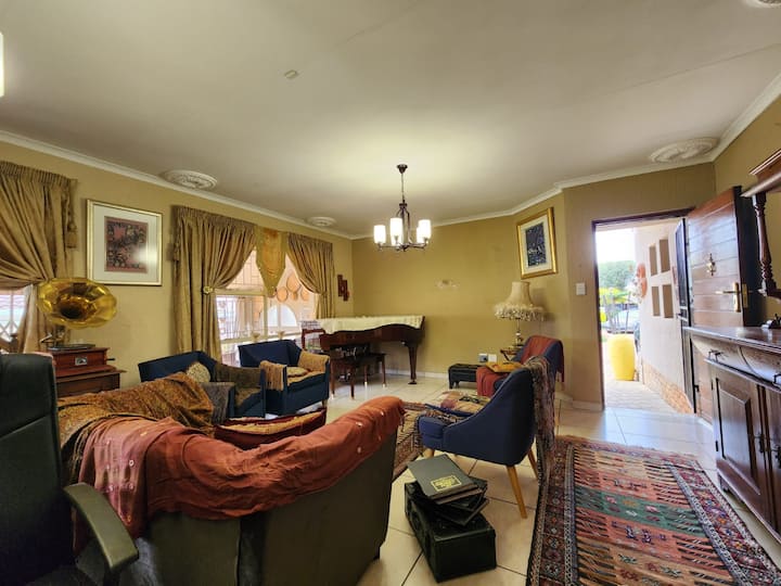 Well-presented 3-bed Home In Little Falls Estate - Krugersdorp