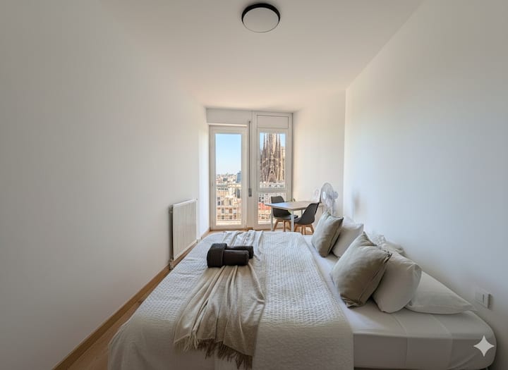 The Best View Of Sagrada Familia Bcn - Barcelona