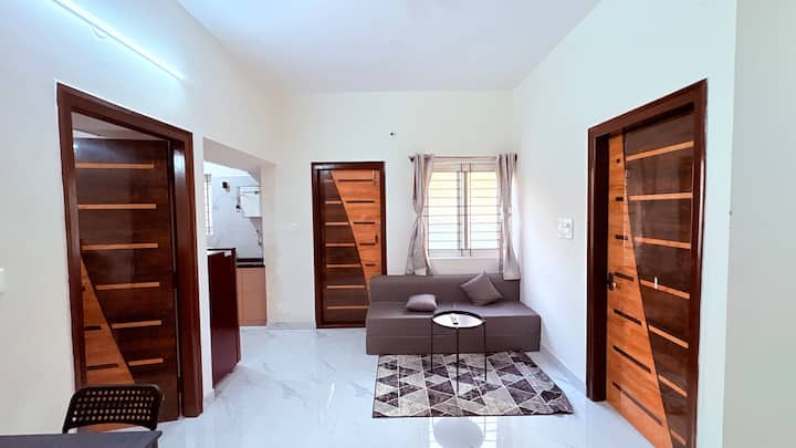 Attractive 2bhk Near Btm Layout 202 - Bangalore