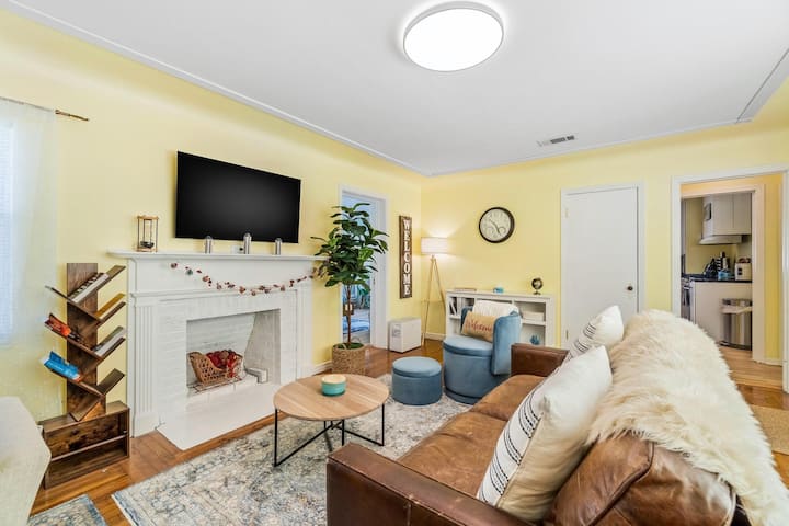 Nonna's Beach House! Steps To Redington Beach! - Redington Beach, FL