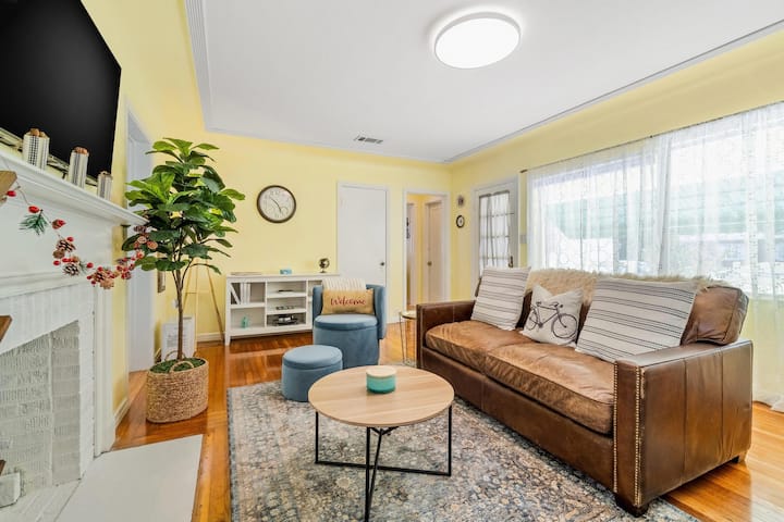 Perfect Winter Escape! Steps To Beach Access! - Madeira Beach, FL