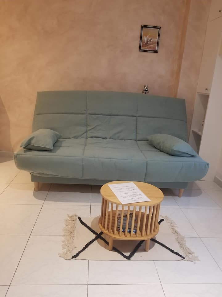 Studio, Centre De Provins (Boulangerie, éPicerie) - Provins