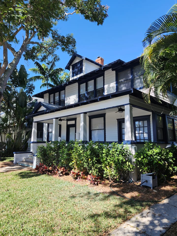 Old Northeast On 7th - Saint Petersburg, FL