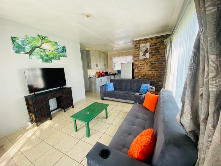 Korhaan Family Cozy Hideouts - Krugersdorp