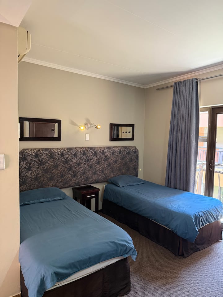 B27 At Bains Game Lodge - Bloemfontein