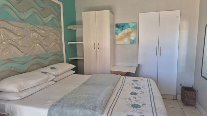 Vicky B Bed And Breakfast (Standard Room 2) - Mogwase