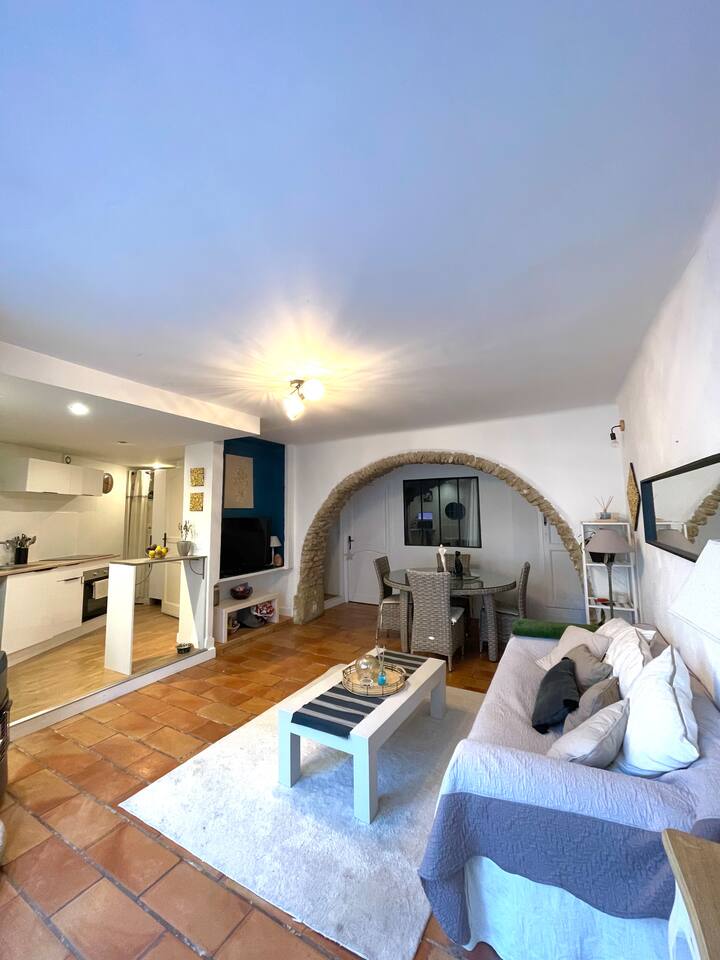 Petite Maison De Village Au Coeur De La Provence - La Fare-les-Oliviers