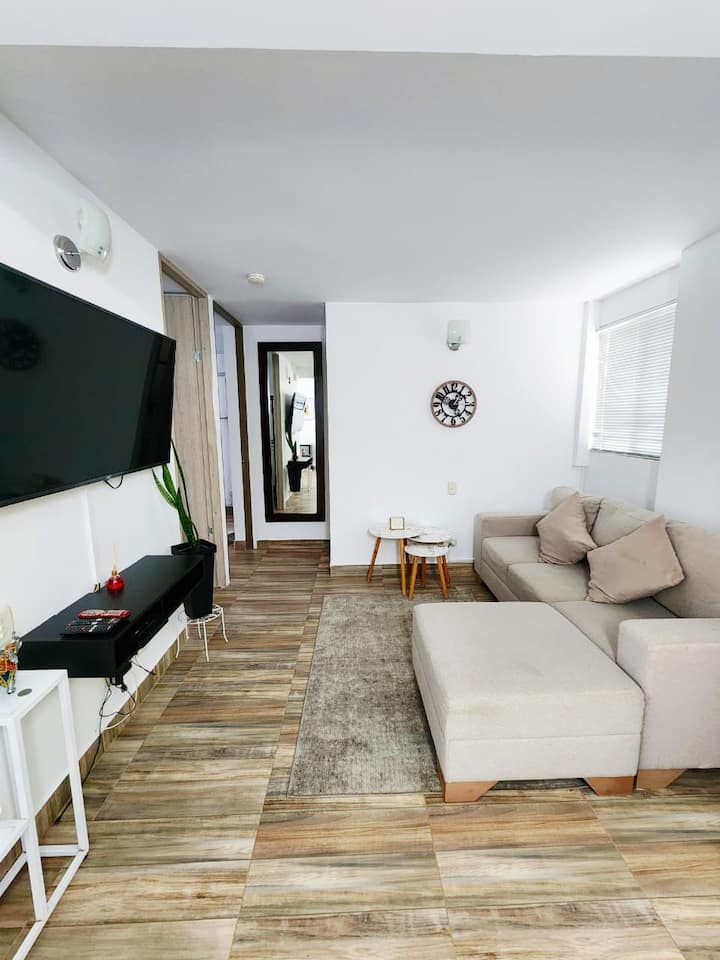 Perfect 2br Getaway - Pool, Porch & Ac - Cali