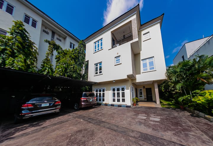 Red Balcony Ikeja Gra - Lagos
