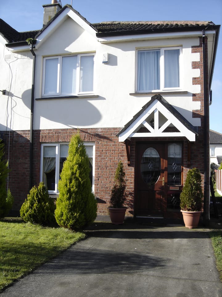 3 Bed Semi. Close Too Town Centre. - Navan