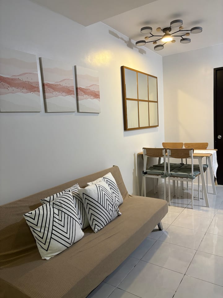 2br Escape In Mandaue | Near It Park And Malls - Cebu