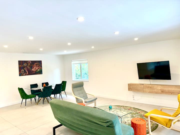 Huge 16 Guests Miami Beautiful Home & Bbq Gril - Miami, FL